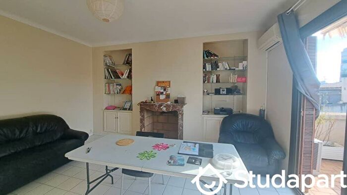 Appartement à louer - Esplanade, Nîmes - 3 pièces - 1 chambre