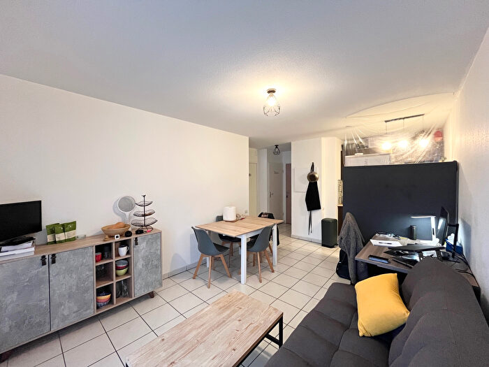 Appartement à louer - Tarbes, Foirail - 2 pièces - 1 chambre