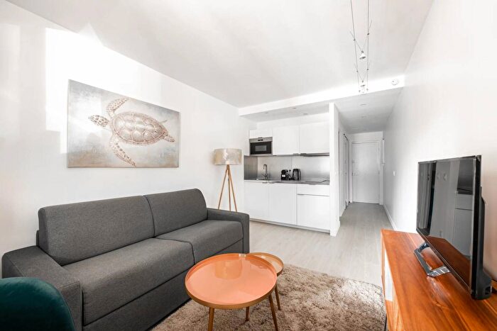 Appartement à louer - Muette Nord, Paris ème - 1 pièce