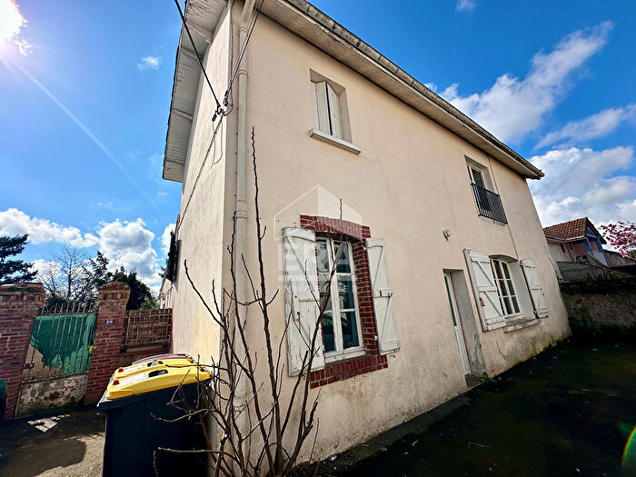 Maison à vendre - Bordères-sur-léchez - 7 pièces - 5 chambres