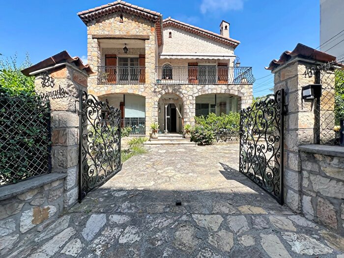 Maison 5 pièces à vendre à Antibes, Antibes-les-Pins, Trianon, Le Fournel, Peyregoue