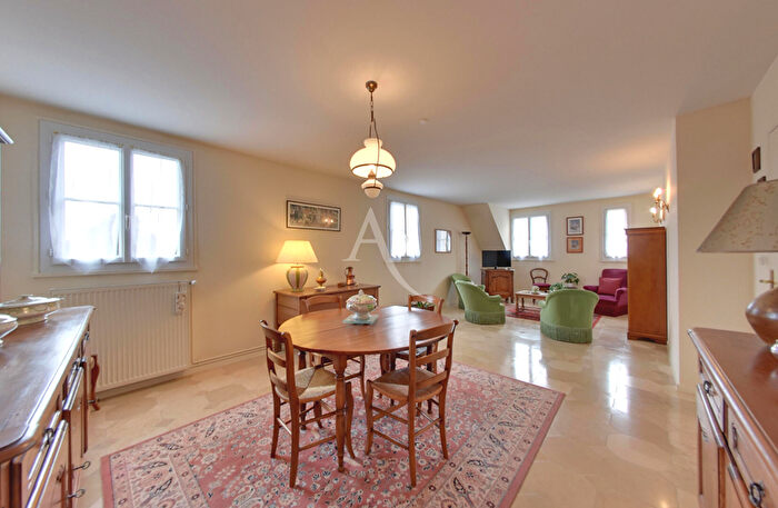 Appartement à vendre - Auxerre, Centre-ville - 4 pièces - 2 chambres