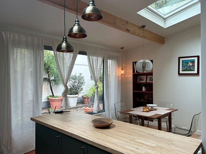 Maison à louer - Paris e , Epinettes, Bessières - 3 pièces - 2 chambres