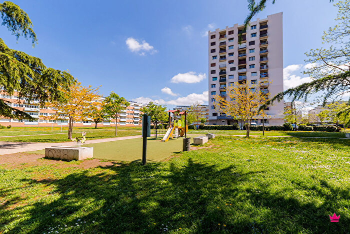 Appartement 5 pièces à Saint-Priest, Centre-ville, à vendre