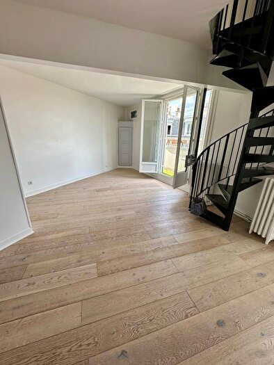 Hôtel de Ville, Courbevoie : Appartement 3 pièces à louer