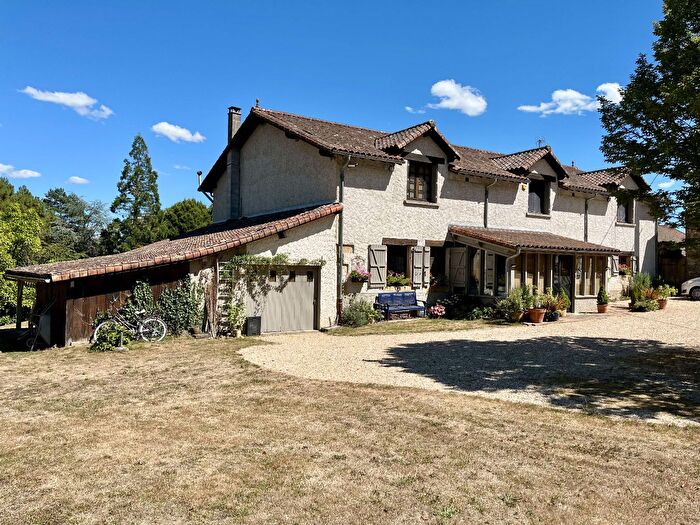 Maison à vendre - Availles-Limouzine - 8 pièces - 5 chambres