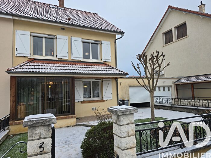 Maison à vendre - Cébazat - 8 pièces - 5 chambres