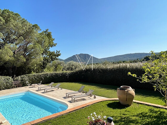 Maison à vendre - Le Plan-de-la-Tour - 6 pièces - 4 chambres