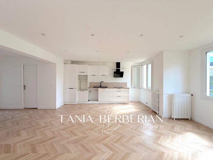 Appartement 4 pièces à vendre à Suresnes, Centre-ville