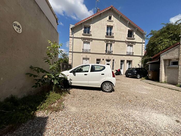 Appartement à louer - Mériel - 1 pièce