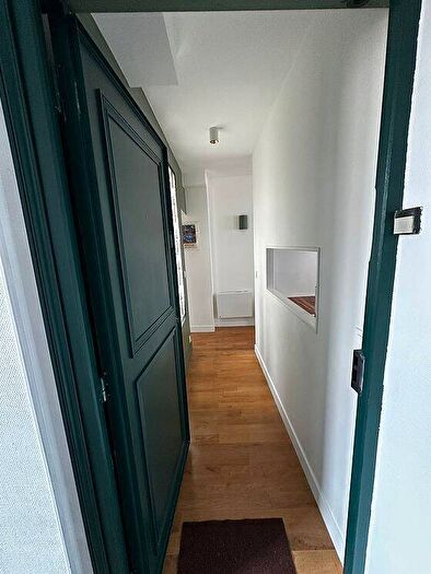 Appartement à louer - Centre Ville, Suresnes - 2 pièces - 1 chambre