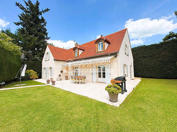 Maison 7 pièces à Béthemont-la-Forêt, à vendre