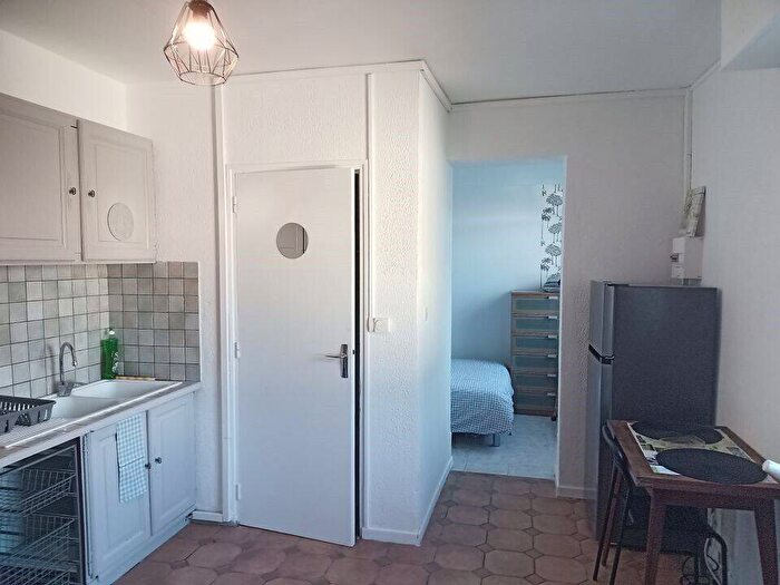 Appartement à louer - Le Hameau, Pau - 1 pièce