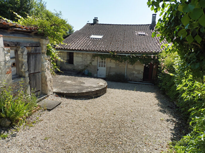 Maison 6 pièces à Bonnes, à vendre