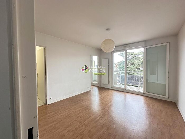 Appartement à louer - Clermont-Ferrand, Saint-Jacques - 2 pièces - 1 chambre