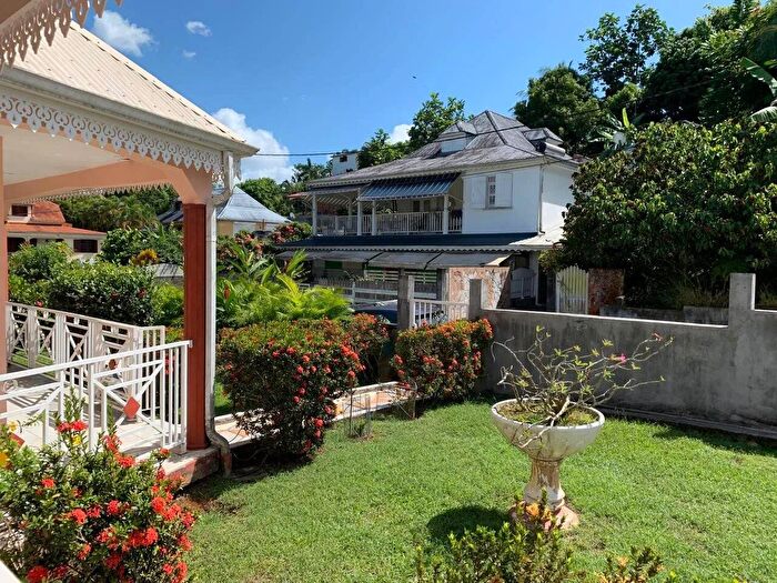 Appartement à louer - Lamentin - 5 pièces - 1 chambre