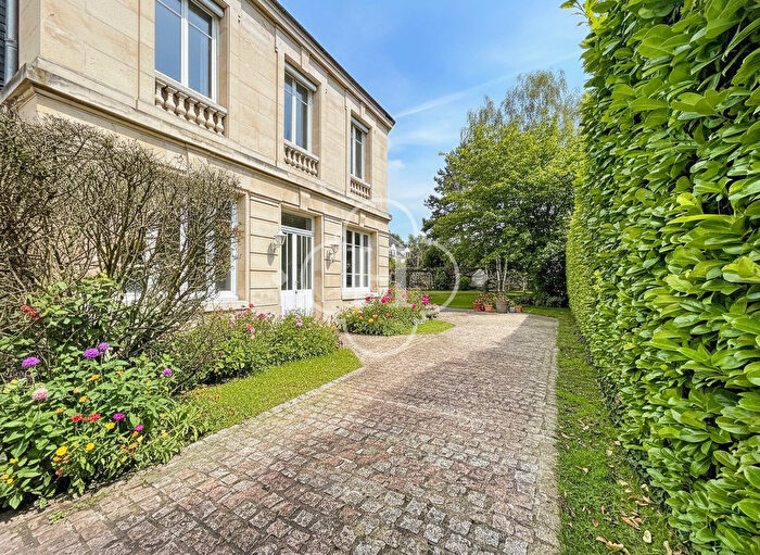 Maison à louer - Chatou - 6 pièces - 4 chambres