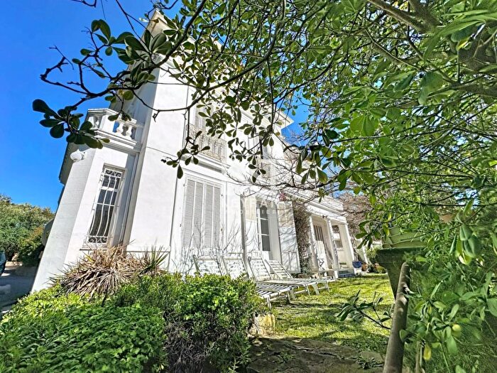 Maison à vendre - Saint-Raphaël, Plateau Notre-Dame - 6 pièces - 5 chambres