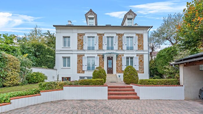 Maison à vendre - Vaucresson - 10 pièces - 6 chambres