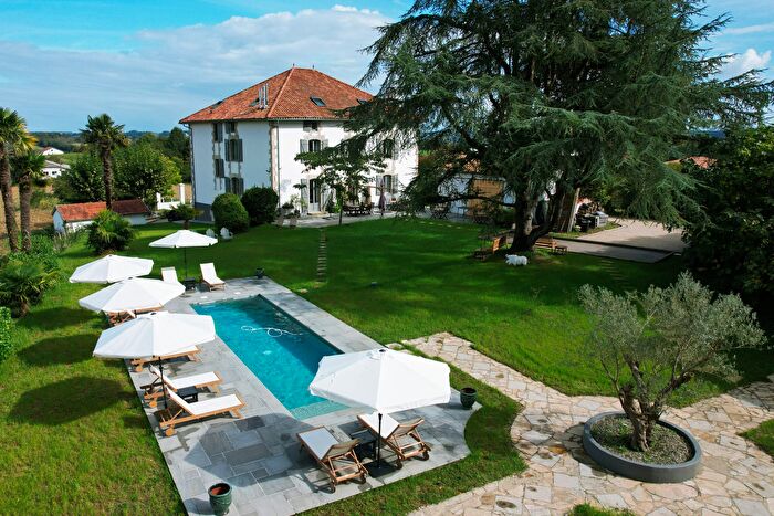 Maison à vendre - Guiche - 9 pièces - 6 chambres