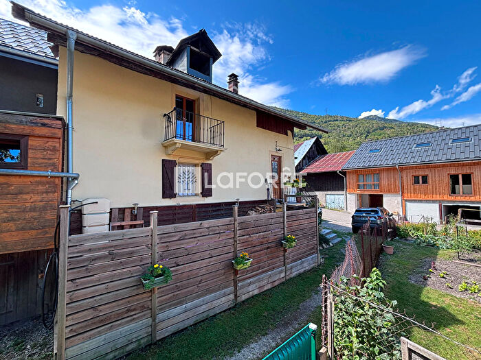 Esserts-Blay : Maison 2 pièces à vendre