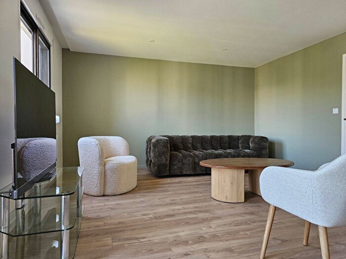 Appartement à louer - Lyon ème arrondissement - 3 pièces - 2 chambres