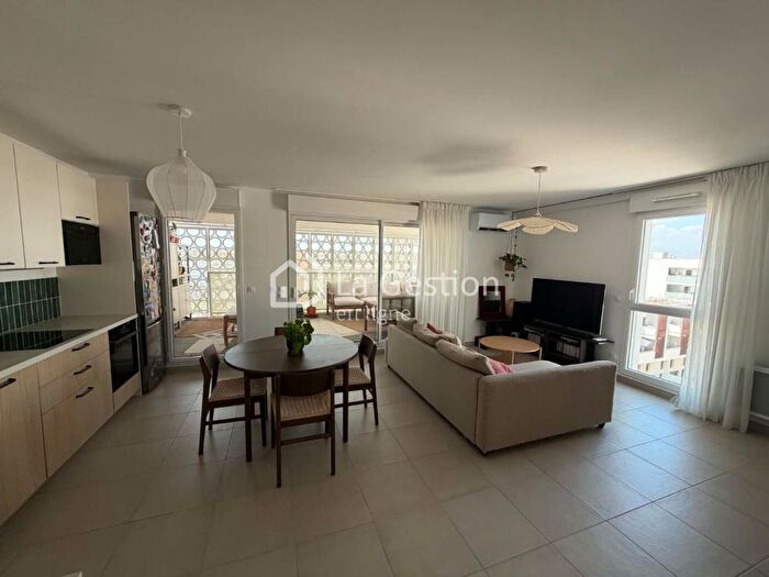 Appartement 3 pièces à Montpellier, Prés d'Arènes, à louer