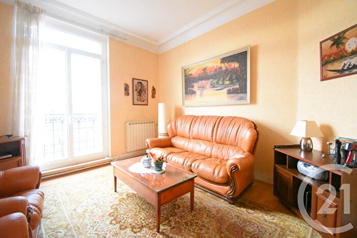 Appartement à vendre - Vichy, Coeur de Ville - 4 pièces - 2 chambres