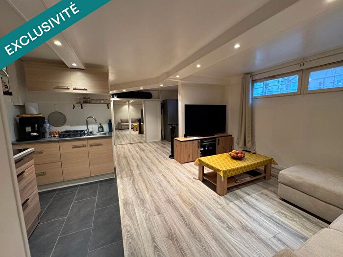 Appartement à vendre - Mantes-la-Jolie, Gassicourt - 1 pièce