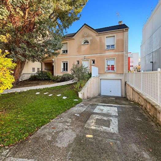 Maison à vendre - Vitry-sur-Seine, Stalingrad - 7 pièces - 5 chambres