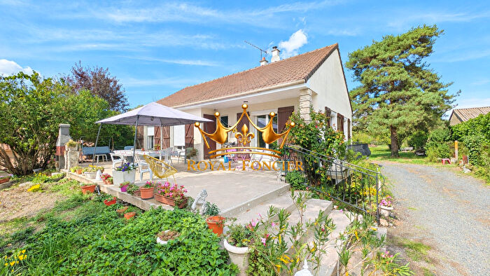 Maison 5 pièces à Les Ormes, à vendre
