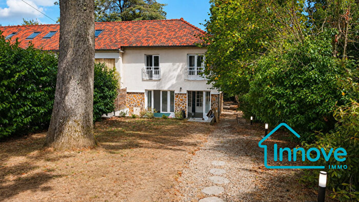 Maison 5 pièces à La Celle-Saint-Cloud, La Chataigneraie, à louer