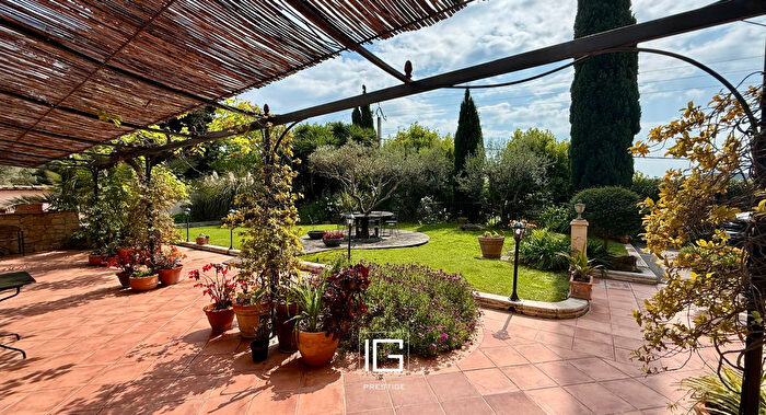 Maison à vendre - Cuers - 5 pièces - 2 chambres