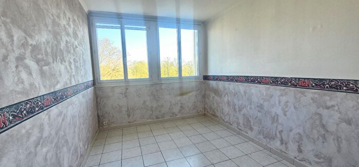 Appartement à vendre - Saint-Priest, Village - 4 pièces - 3 chambres