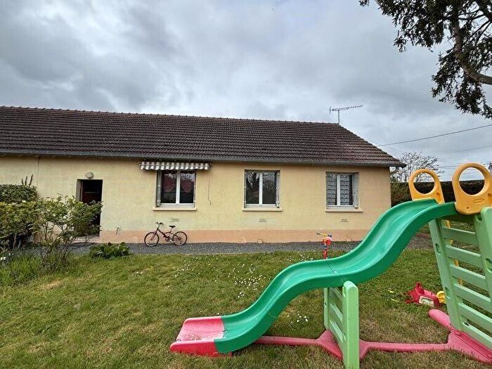 Maison à louer - Saint-Florent-sur-Cher - 4 pièces - 3 chambres