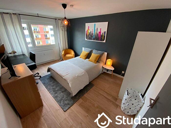 Appartement à louer - Neudorf Sud Centre, Strasbourg - 1 pièce - 3 chambres