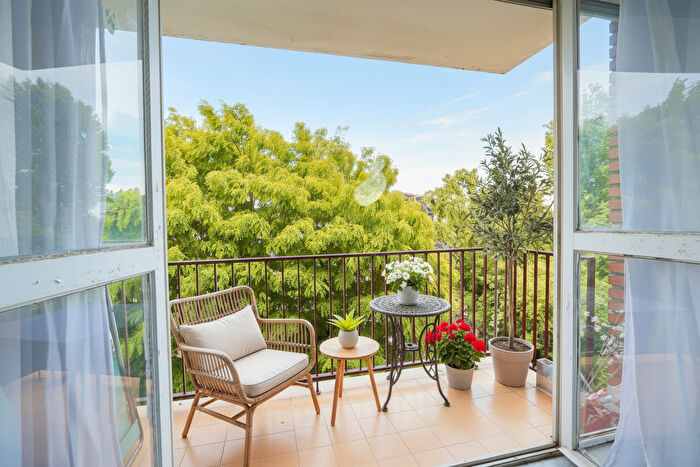 Appartement à vendre - Enghien-les-Bains - 4 pièces - 3 chambres