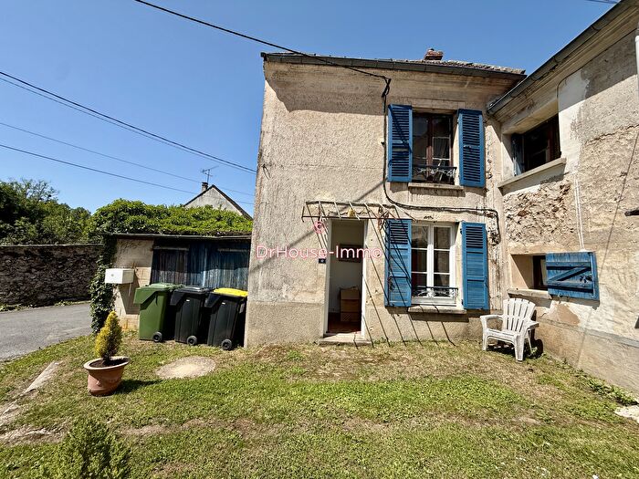 Saint-Cyr-sur-Morin : Maison 5 pièces à vendre