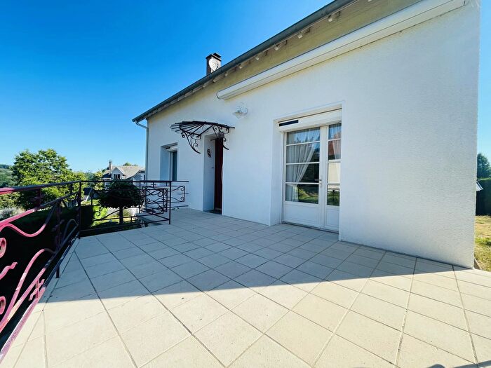 Jumilhac-le-Grand : Maison 6 pièces à vendre