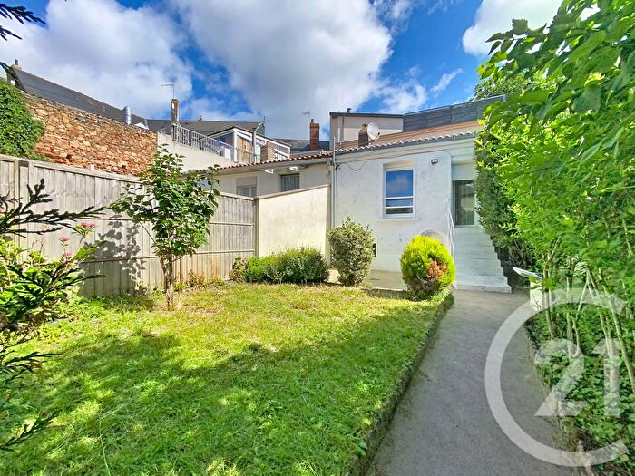 Cholet, Gambetta : Maison 2 pièces à louer