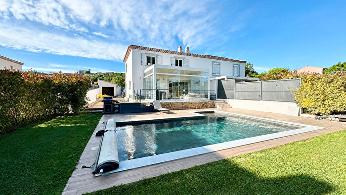 Éguilles : Maison 5 pièces à louer