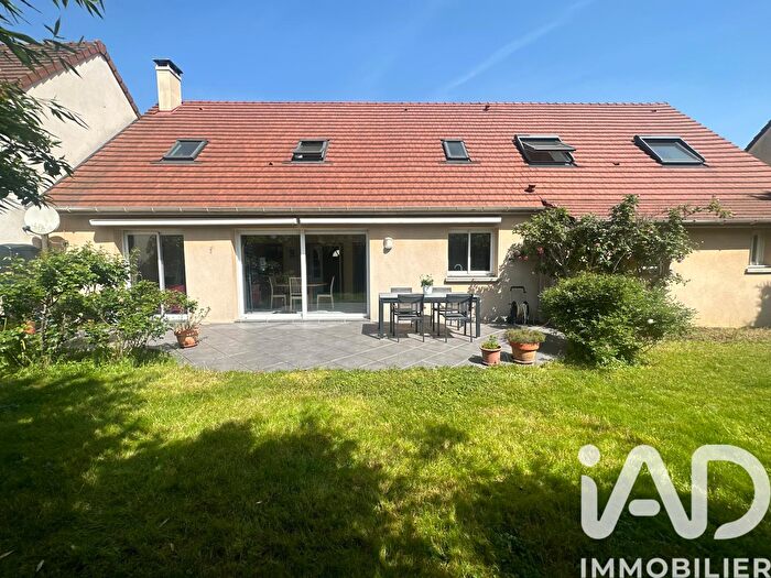 Maison à vendre - Champs-sur-Marne, Centre-ville - 7 pièces - 5 chambres