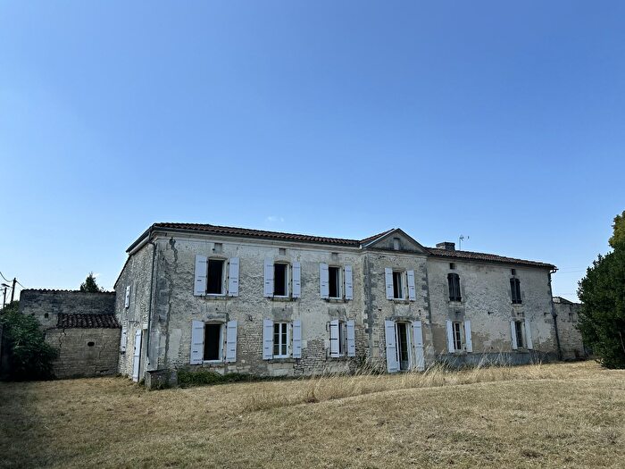 Maison 6 pièces à Jarnac, à vendre
