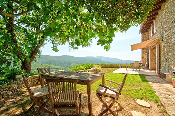Maison 6 pièces à vendre à Montjustin