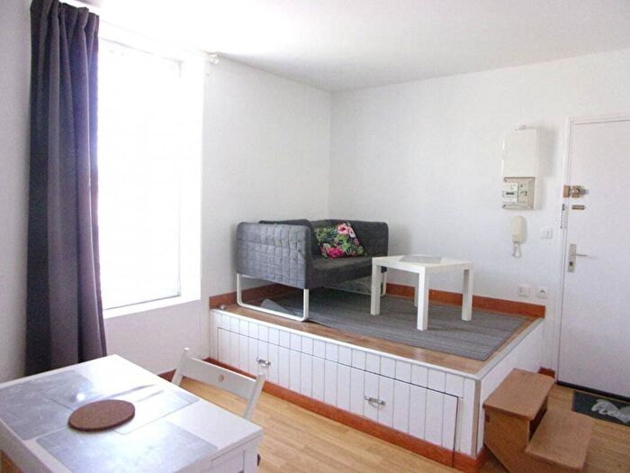Cernay Jamin-Jean Jaurès-Epinettes, Reims : Appartement 1 pièce à louer