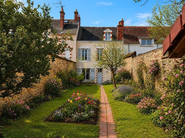 Vierzon, Centre-ville : Maison 6 pièces à vendre