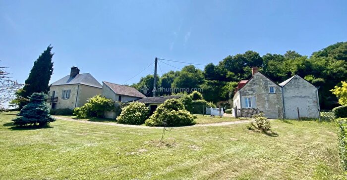 Maison à vendre - La Chartre-sur-le-Loir - 8 pièces - 4 chambres