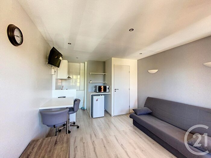 Appartement à louer - Sainte-Savine - 1 pièce