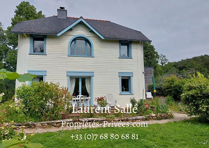 Ambon : Maison 8 pièces à vendre