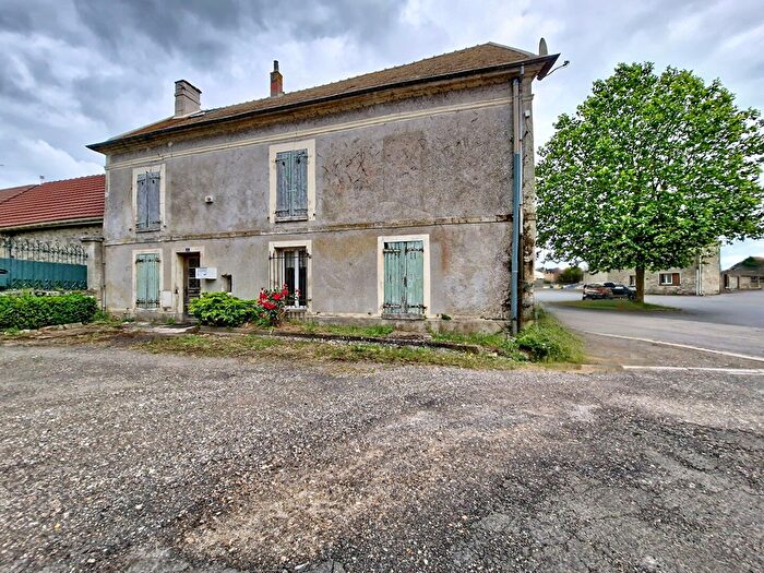 Maison 5 pièces à vendre à Marines